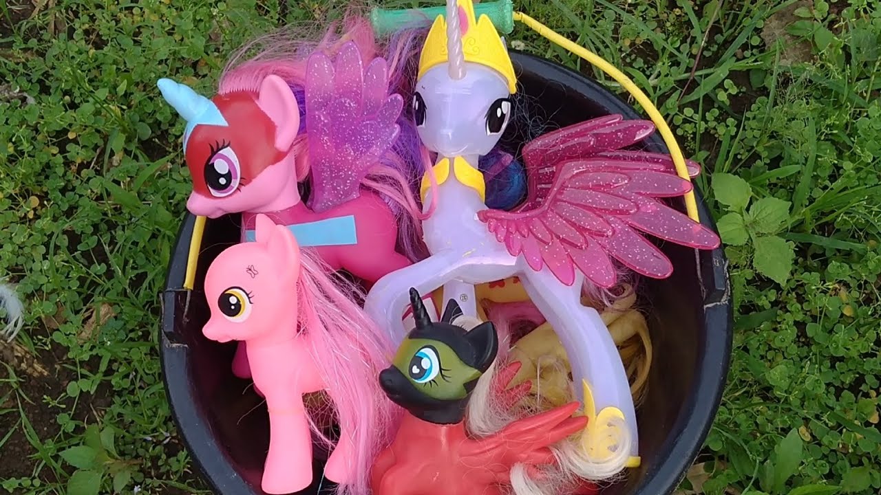 Menemukan Kuda Poni Topeng | Princess, Pinkie Pie, Rainbow Dash, Apple ...