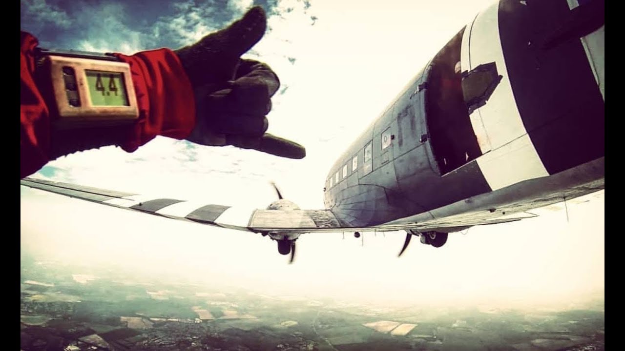 The Red Devils - Team Film 2018 - Army CRW Viral Skydiving 360 ...