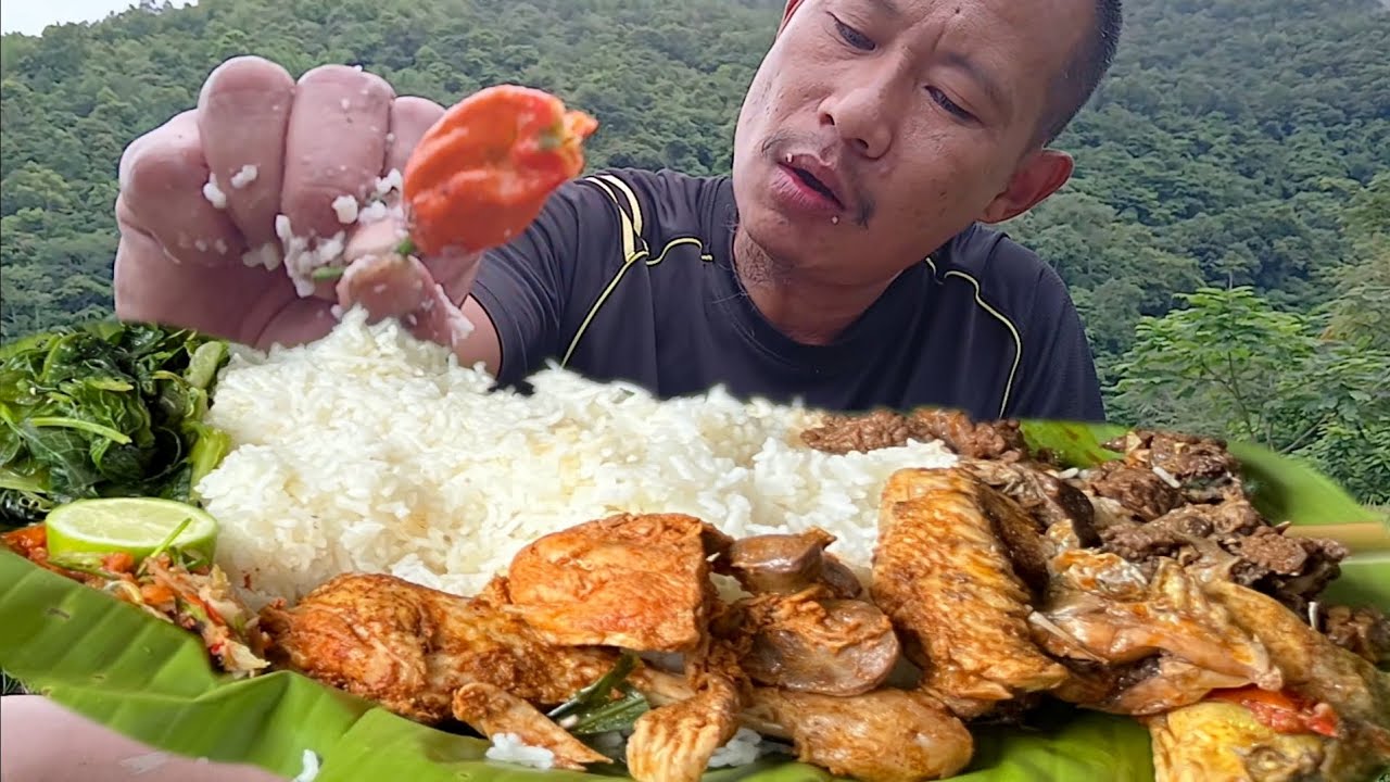 Eat delicious Local Chicken curry with Naga hotest King chilli at water ...