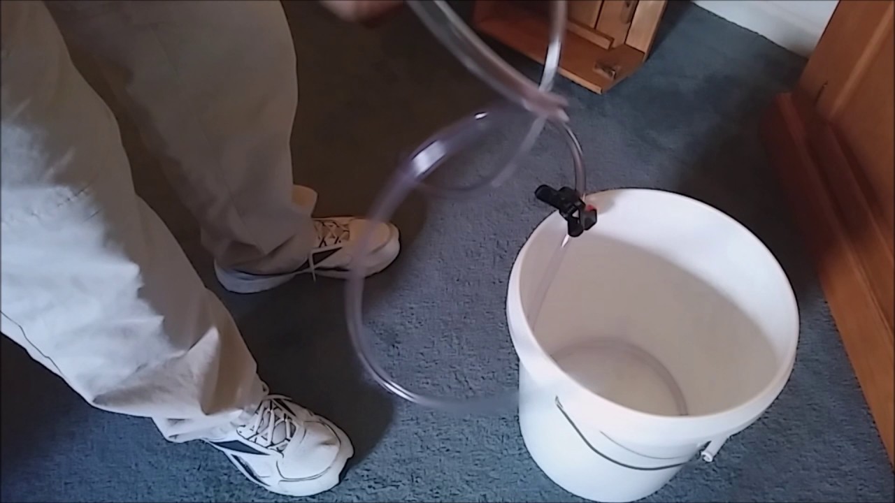 DIY Cheap & Quick Easy Siphon For Bare Bottom Aquarium Fish Tank & Save ...