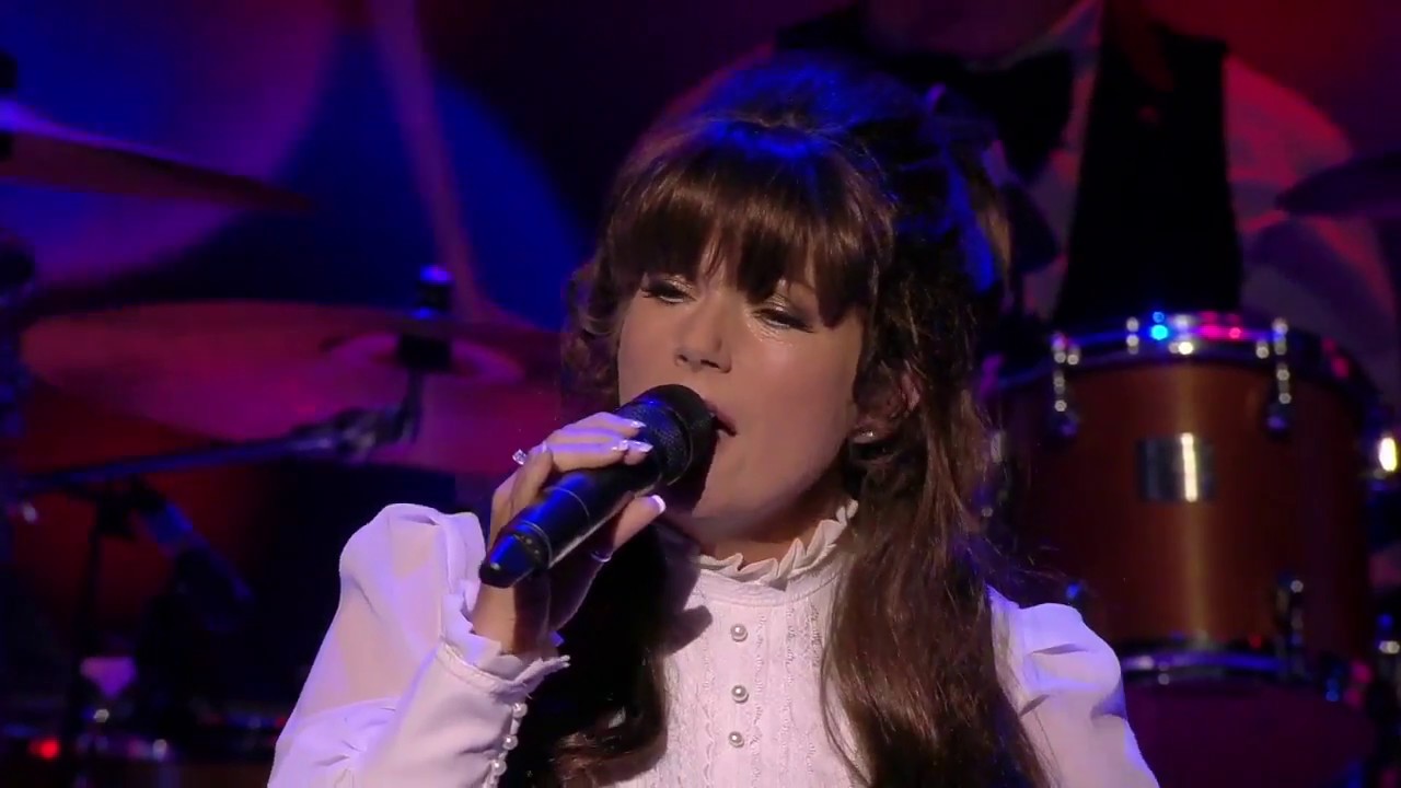 Toni Lee Sings Karen Carpenter Live Showreel The Carpenters - YouTube