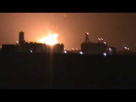 Latest Update on explosion of Gulf refinery in Puerto Rico - YouTube