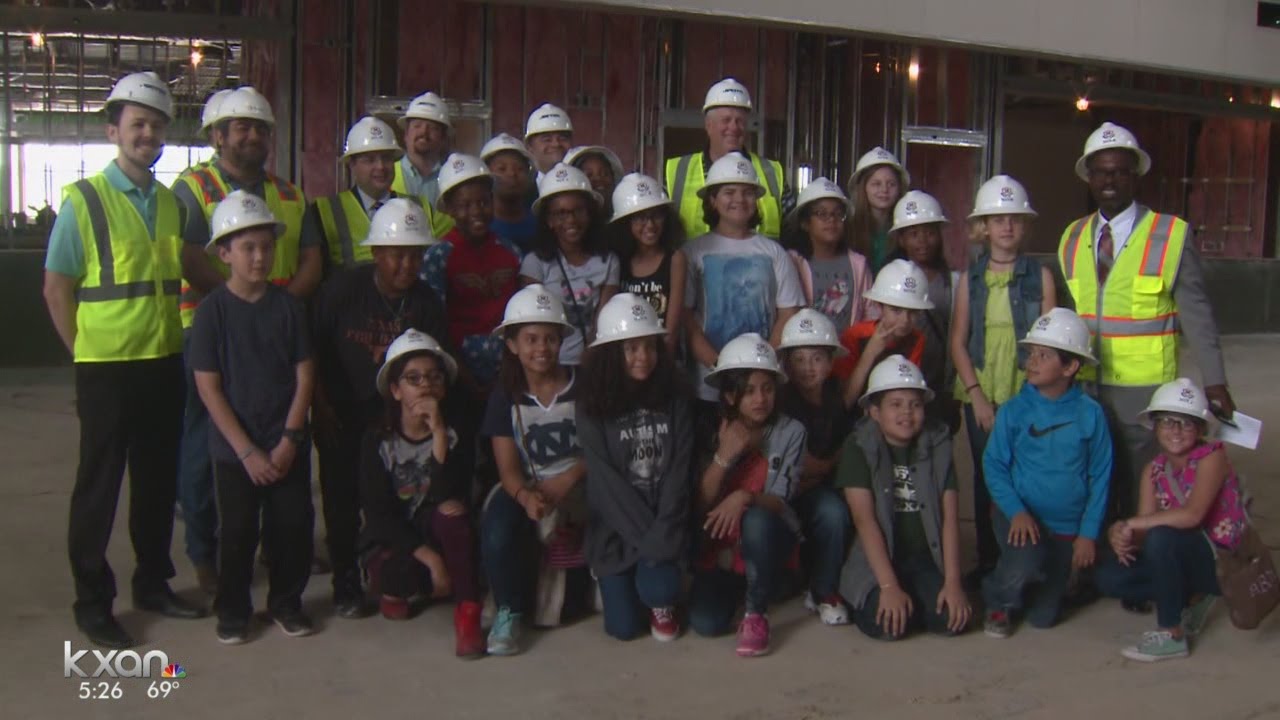 A look inside Manor New Tech Middle School - YouTube