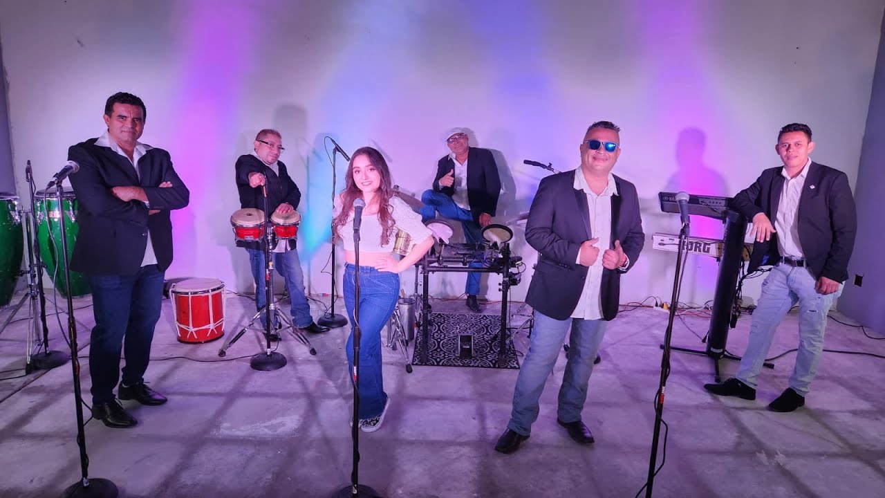 POR ESA CALLE VIDEO OFICIAL RAZALATINA SF( FEAT ALEXANDRA GAMBOA) - YouTube