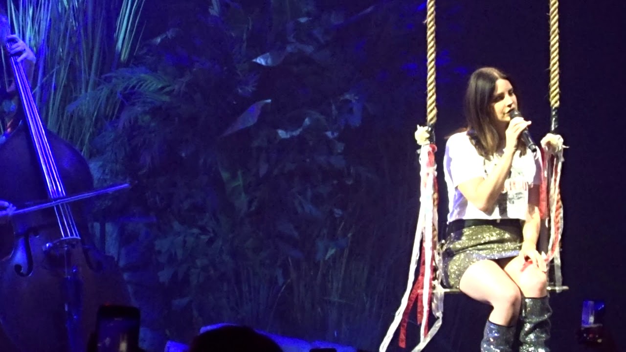 Lana Del Rey (Antwerpen) - Video Games - YouTube