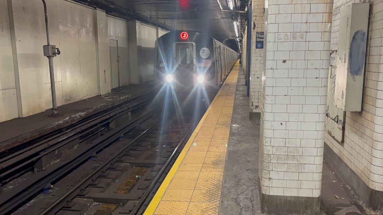 BMT Nassau Street Line: J trains at Chambers Street (R143,R160,R179 ...