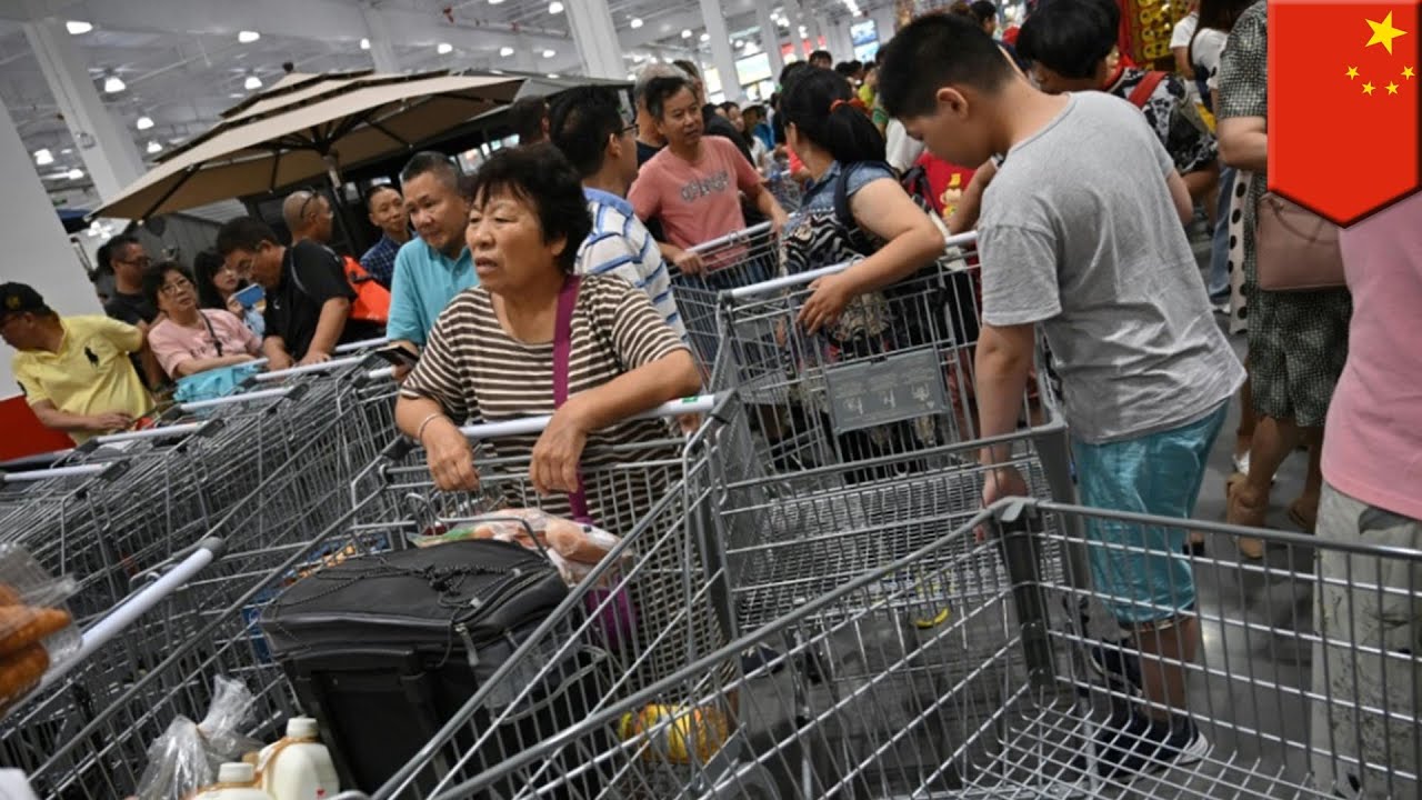Costco shoppers making a mess in Shanghai store - TomoNews - YouTube