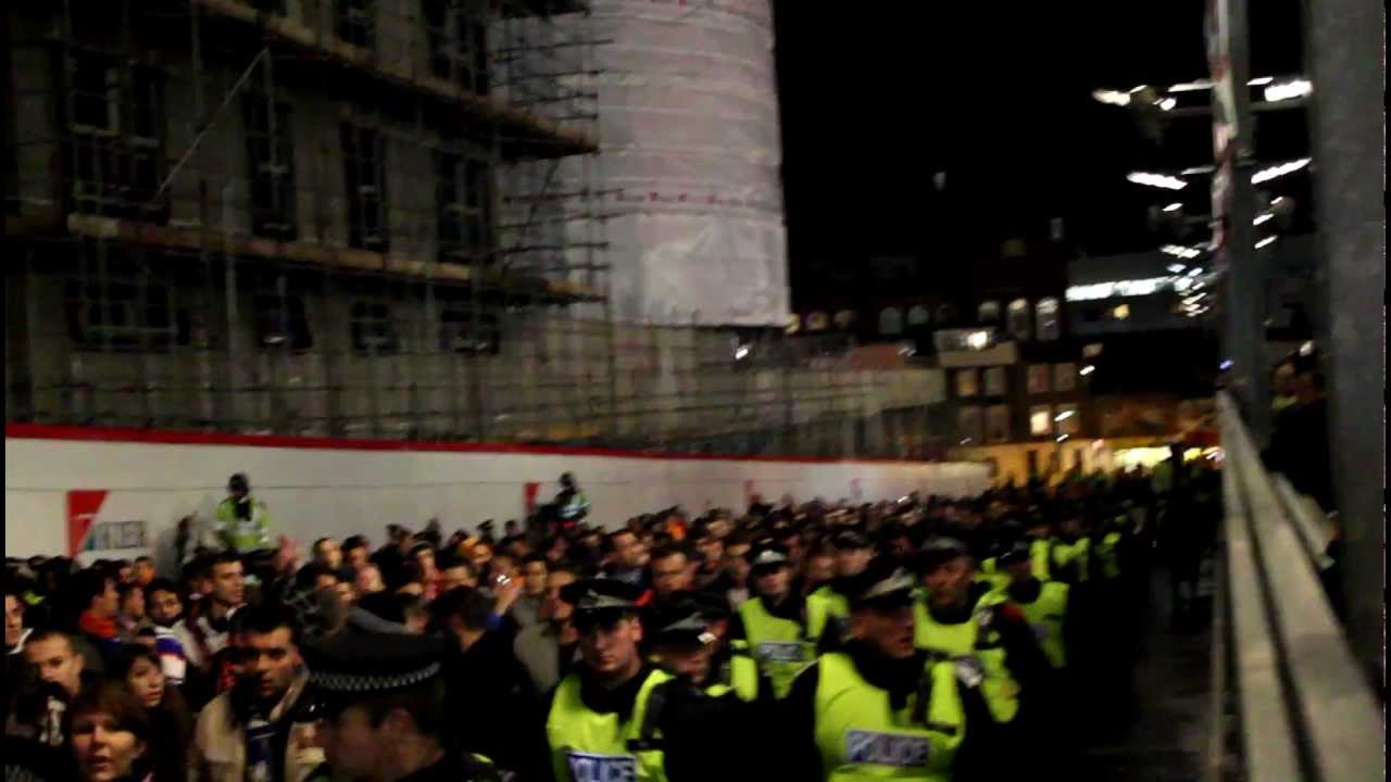 Arsenal v Montpellier 2012 | Pre-match away fans entry - YouTube