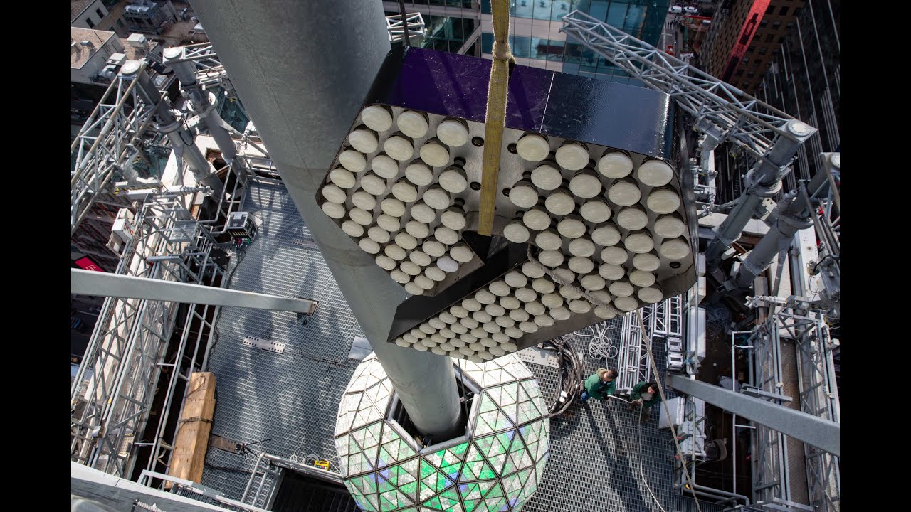 Numeral "9" Installation Atop One Times Square, NYC - YouTube