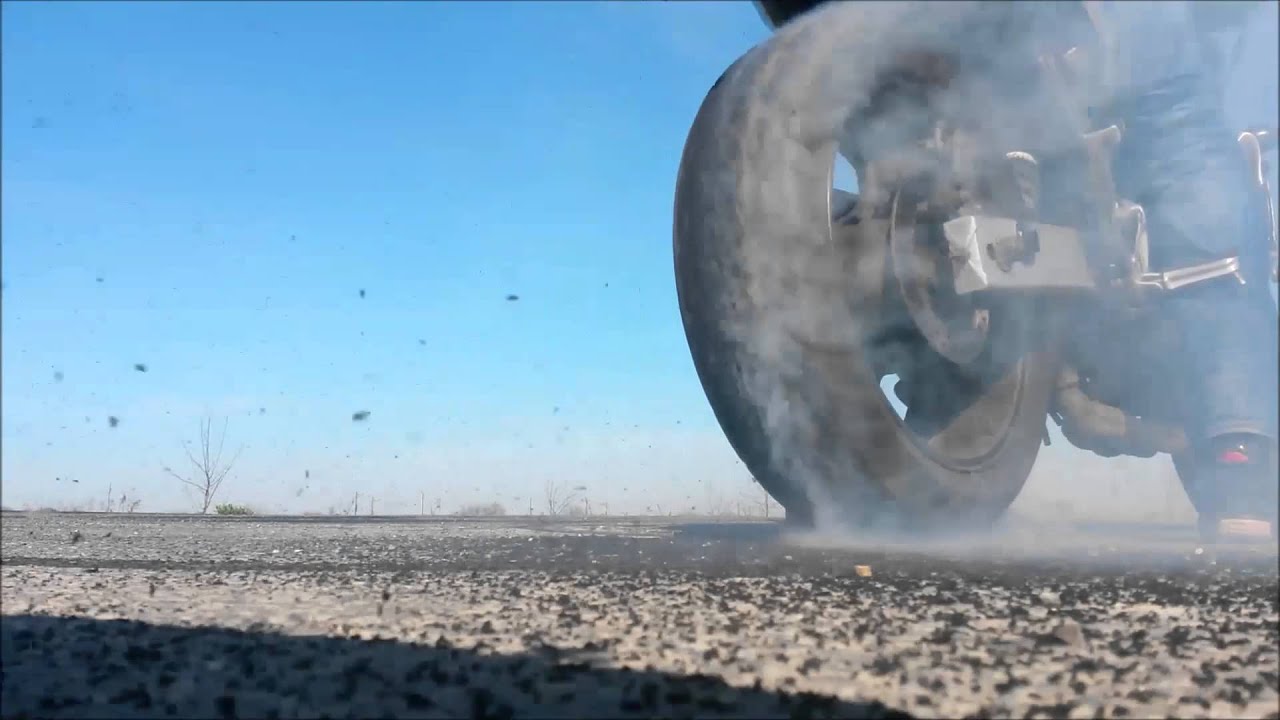 Motorcycle tire burnout - Honda Hornet - YouTube