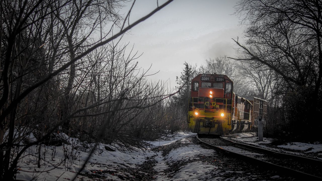 MQT #3391 Leads a Heavy Z151 Through Comstock - YouTube