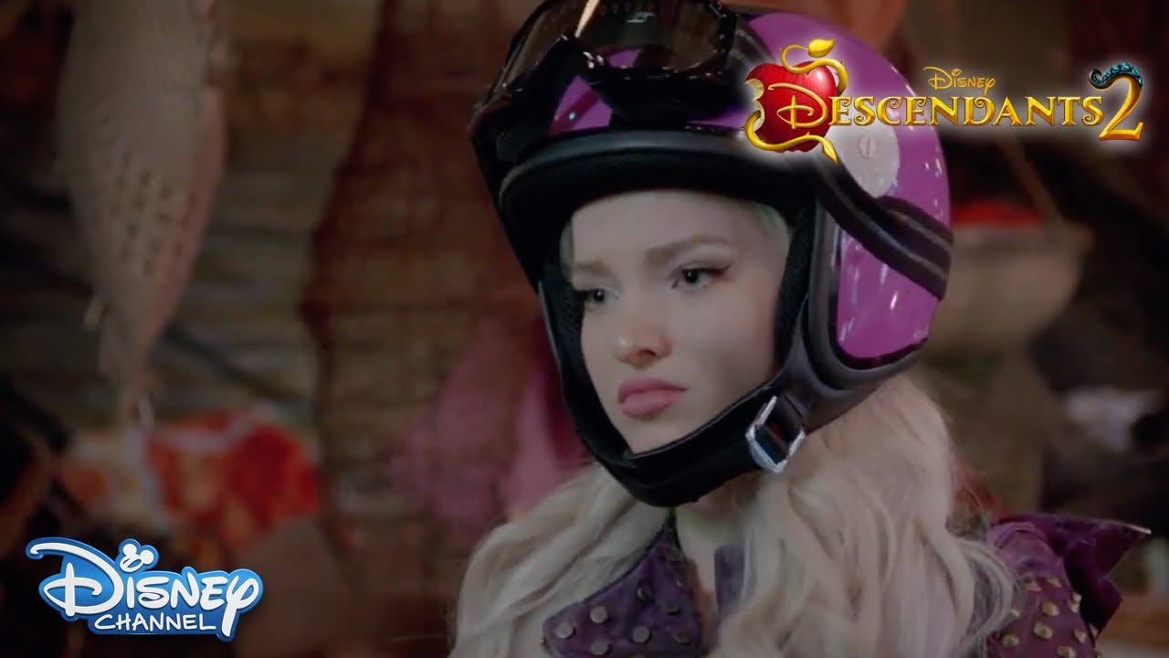 Descendants 2 | Mal Come Back To The Isle | CLIP | Official Disney ...