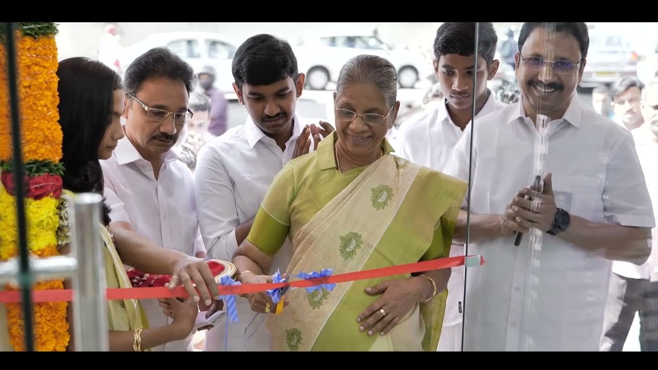 "MCR's Exclusive Retail Showroom opening" at Banerji Road, Cochin - YouTube
