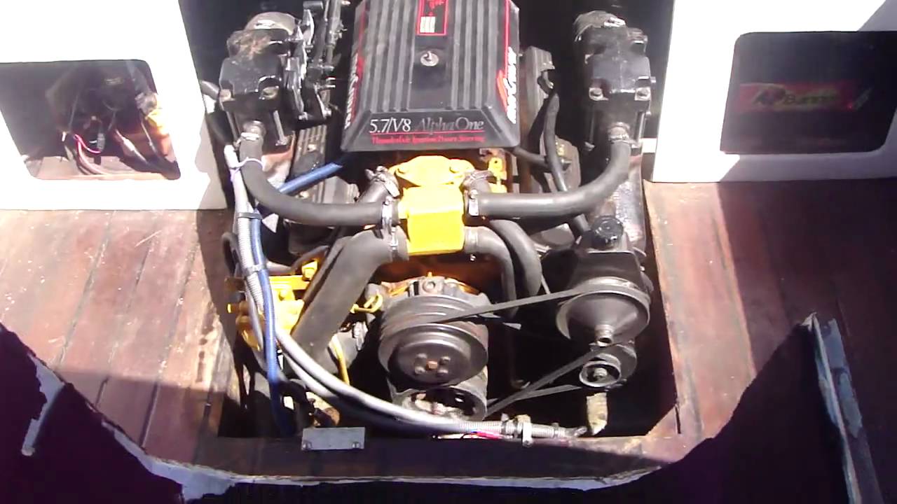 rinker 230 festiva V8 - YouTube