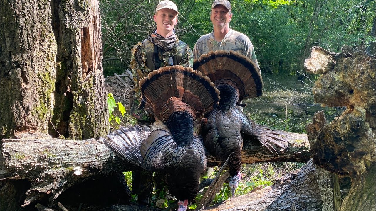 WE SHOT A MELANISTIC TURKEY!! (HUNDREDS OF GOBBLES) - YouTube