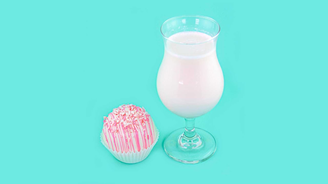 How to Make a Pink Peppermint Hot Cocoa Bomb - YouTube