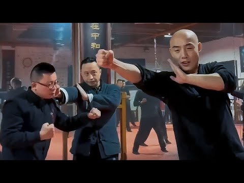 Shaolin Monk Learning Wing Chun Techniques from Master Tu Tengyao 
