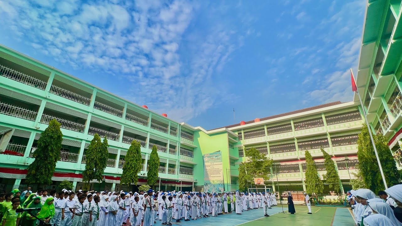 Kampus Al Azhar Sentra Primer - YouTube