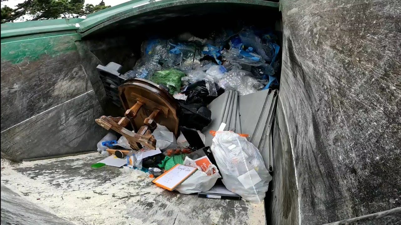 Waste Management front load garbage truck packing garbage - YouTube