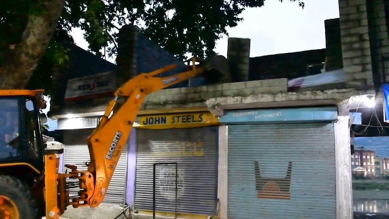 DC Ganderbal Shafqat Iqbal : Intensive demolition drive held at ...