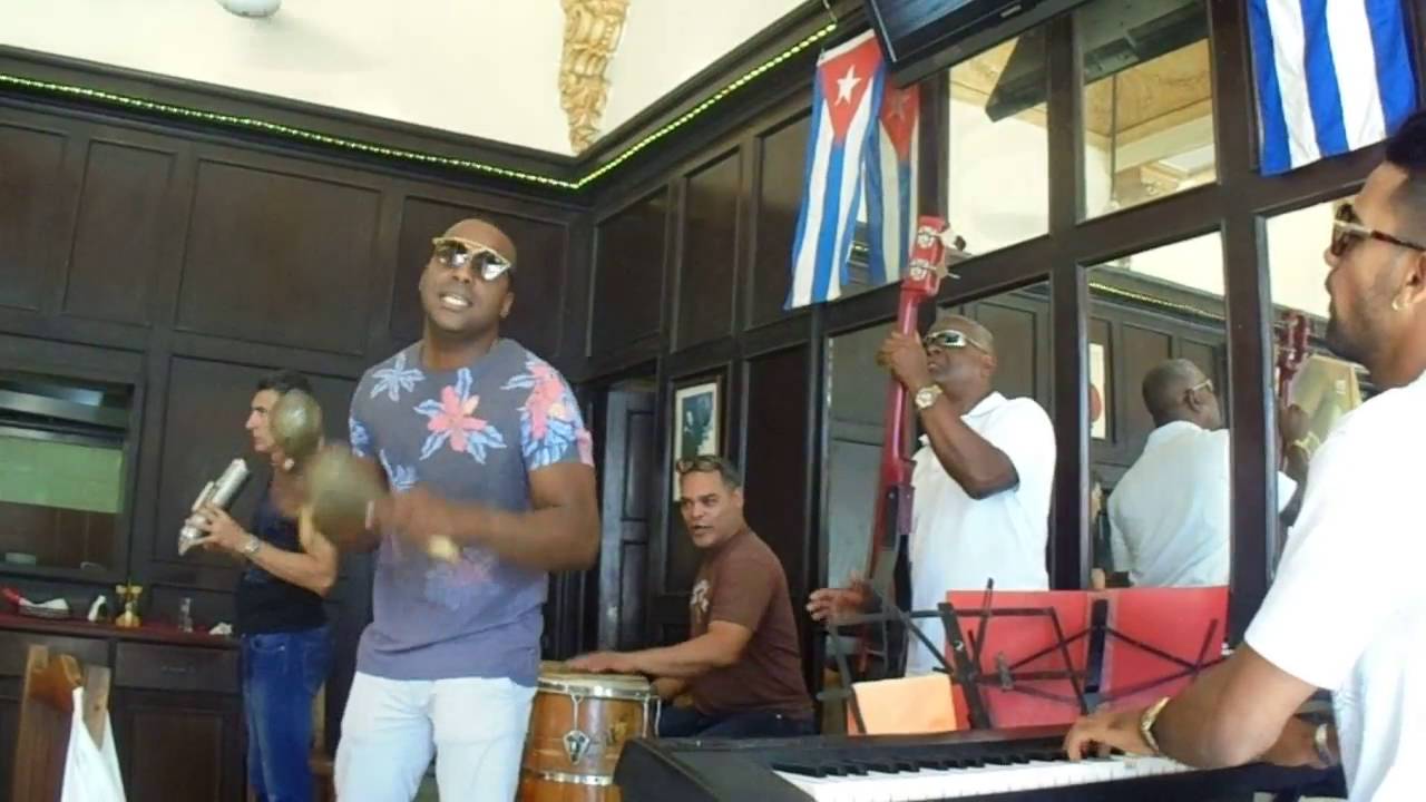Idilio. Santiago Habana. Bar Monserrate. La Habana. - YouTube