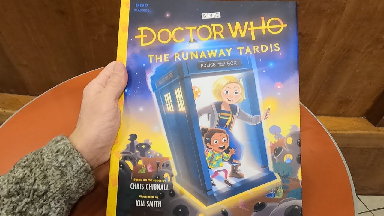 DOCTOR WHO THE RUNAWAY TARDIS POP CLASSICS BOOK CLOSER LOOK POP ...