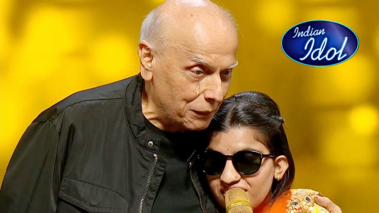 Gali Me aaj chand Nikla Menuka Poudel song || Menuka poudel full song ...