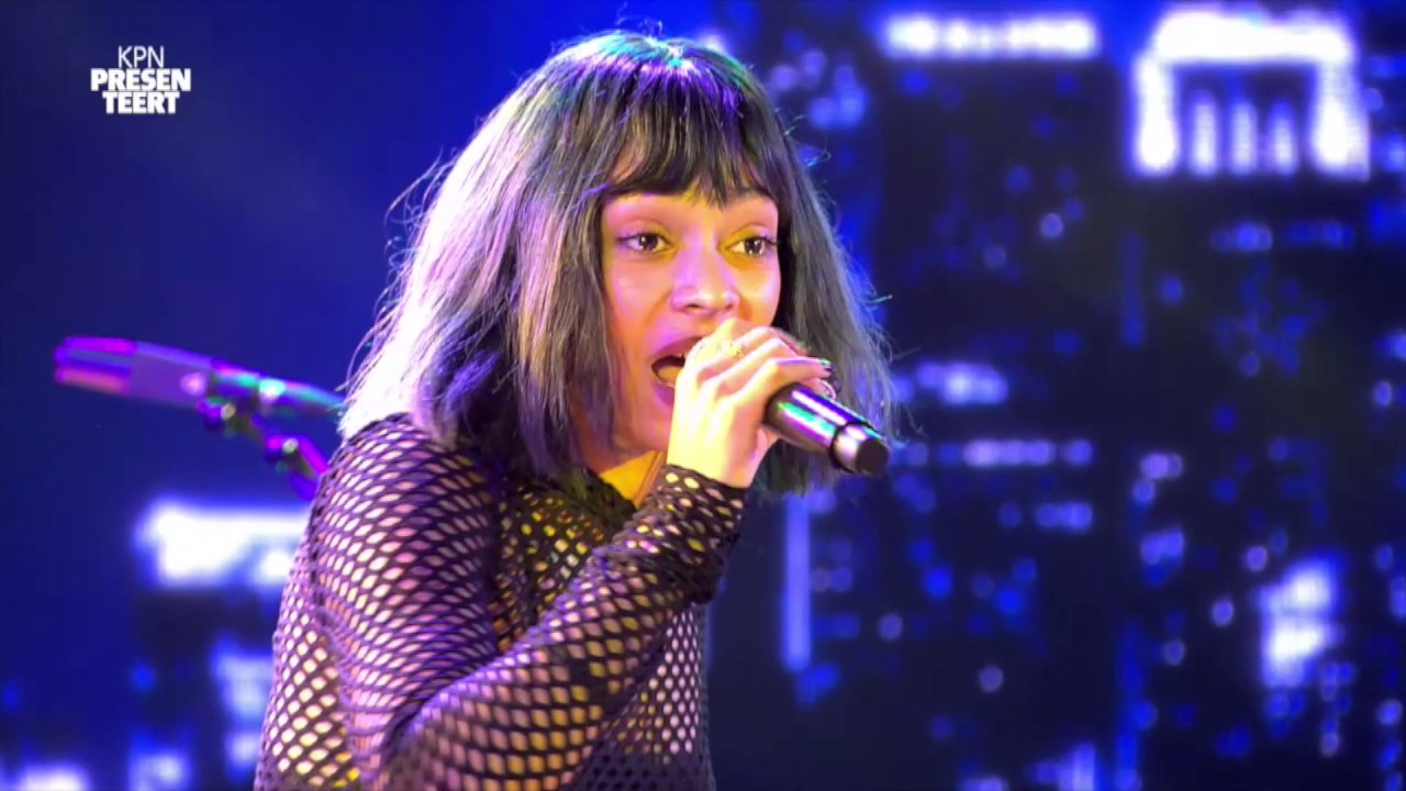 Rochelle - Way Up (Live @ Soundcheckers HD) - YouTube