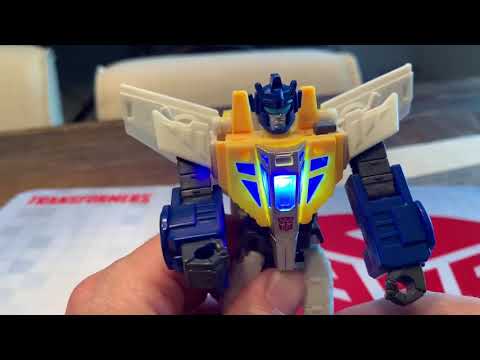 Boomer Looks At Cyberverse Battle Call Meteorfire.