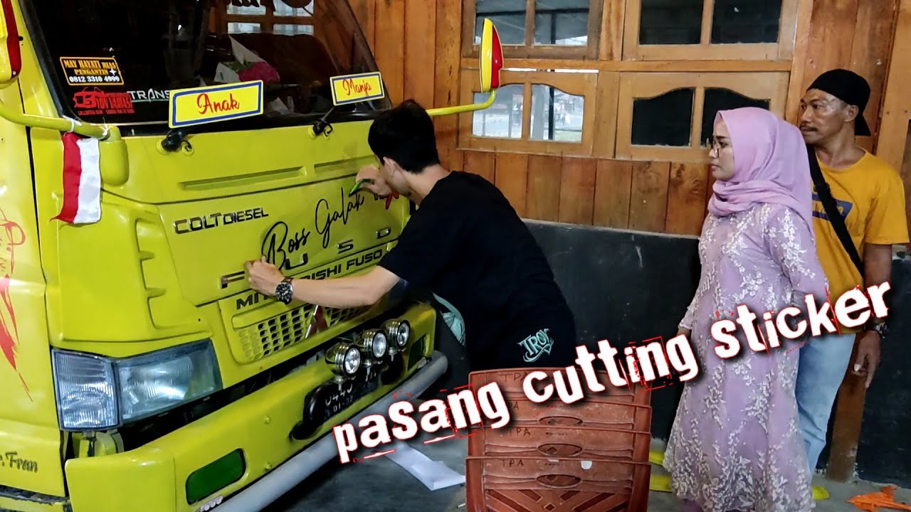 Otw lintas, lanjut Pasang sticker bos galak - YouTube