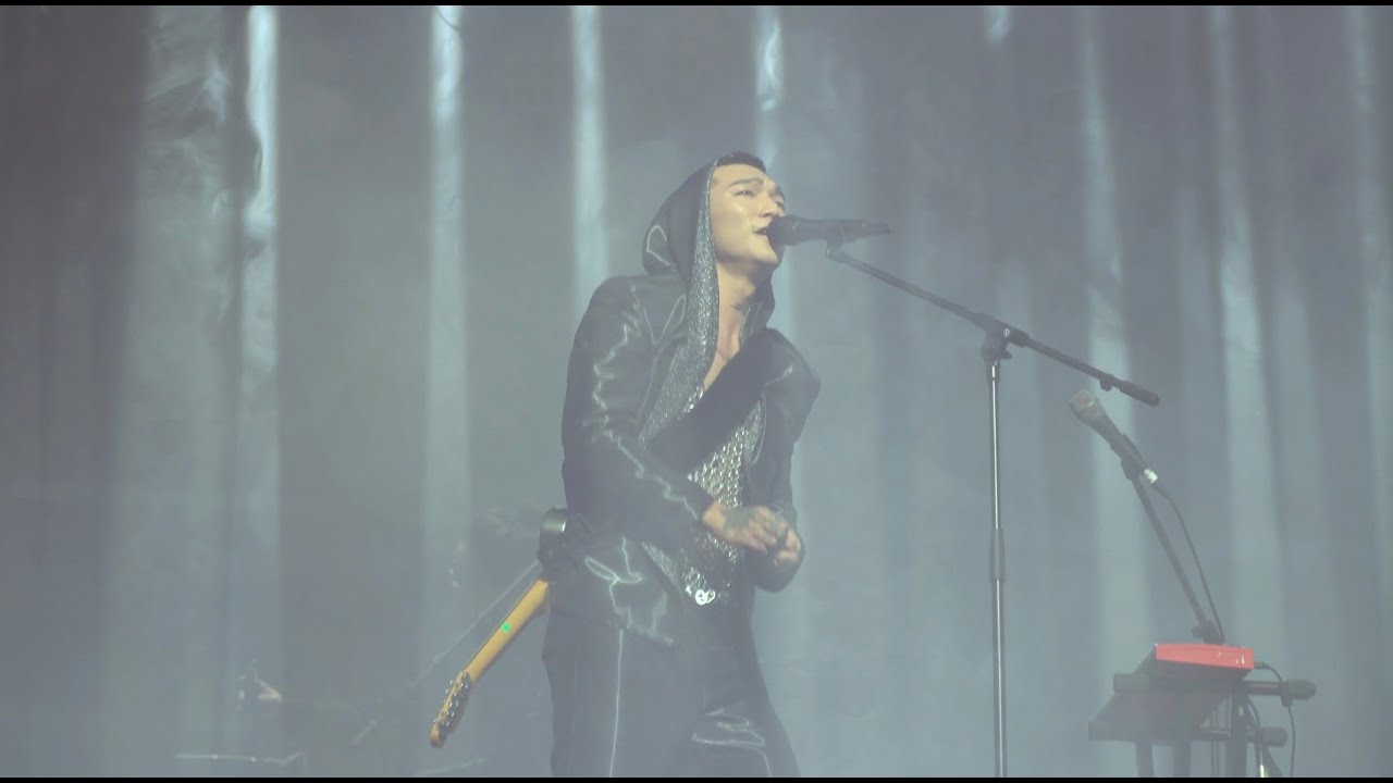 傻子與白痴 Hurry up!Eric you fool | POSTURE concert 2024 蔡維澤focus - YouTube