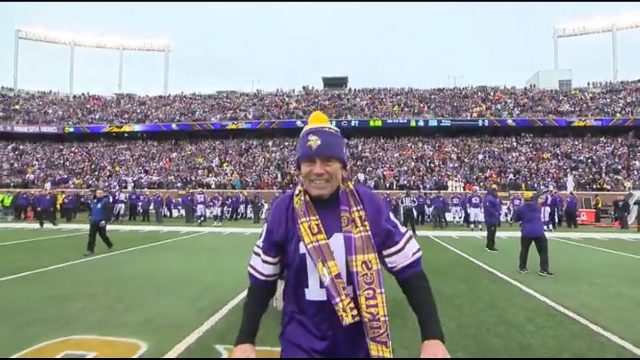 Joe Kapp Introduced as Vikings’ Honorary Captain vs. Bears, 12.20.13 ...