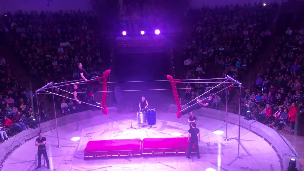 Double Swing Dangerous Circus Tricks Act Acrobatics Somersault Event ...