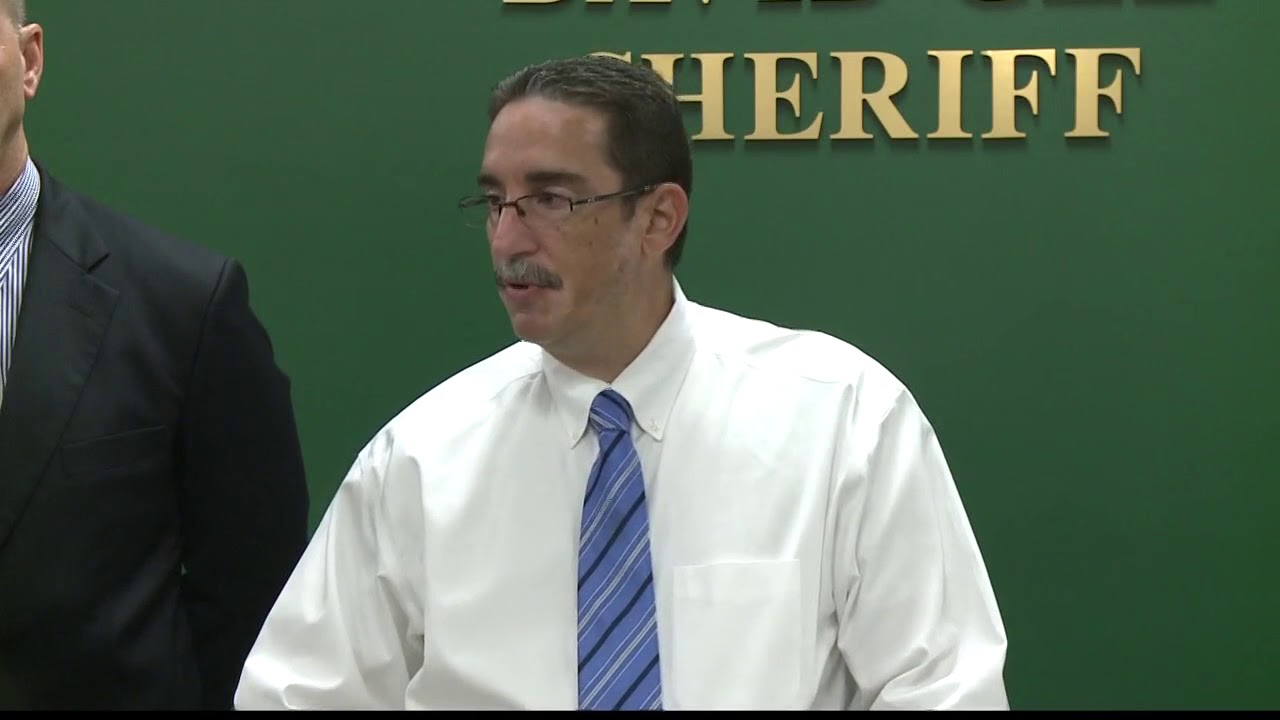 How to check your doctor is licensed - YouTube