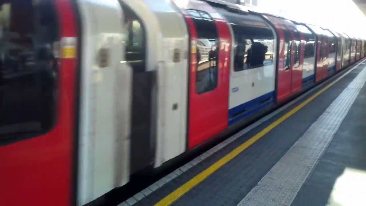 London Underground Deep-Level Stock Tube Train Journey on the Central ...