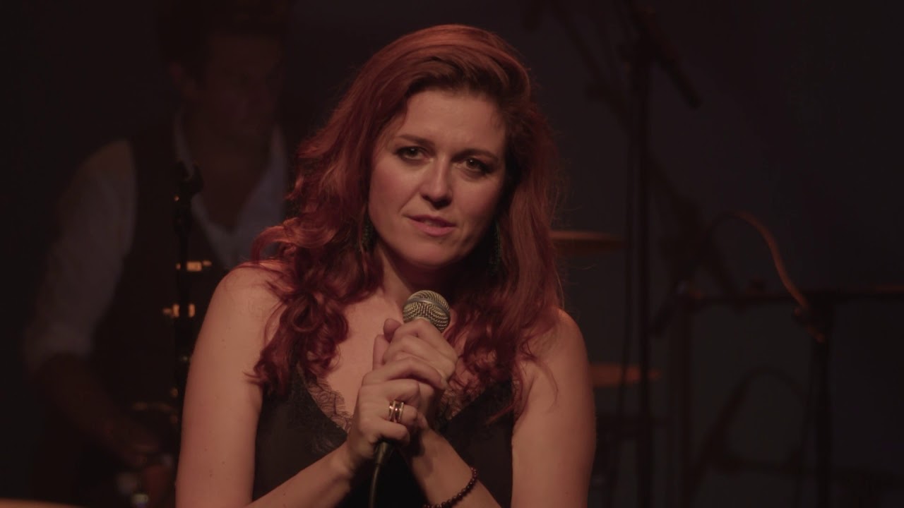 Amaryllis Temmerman - In alle eenvoud (live met band) - YouTube