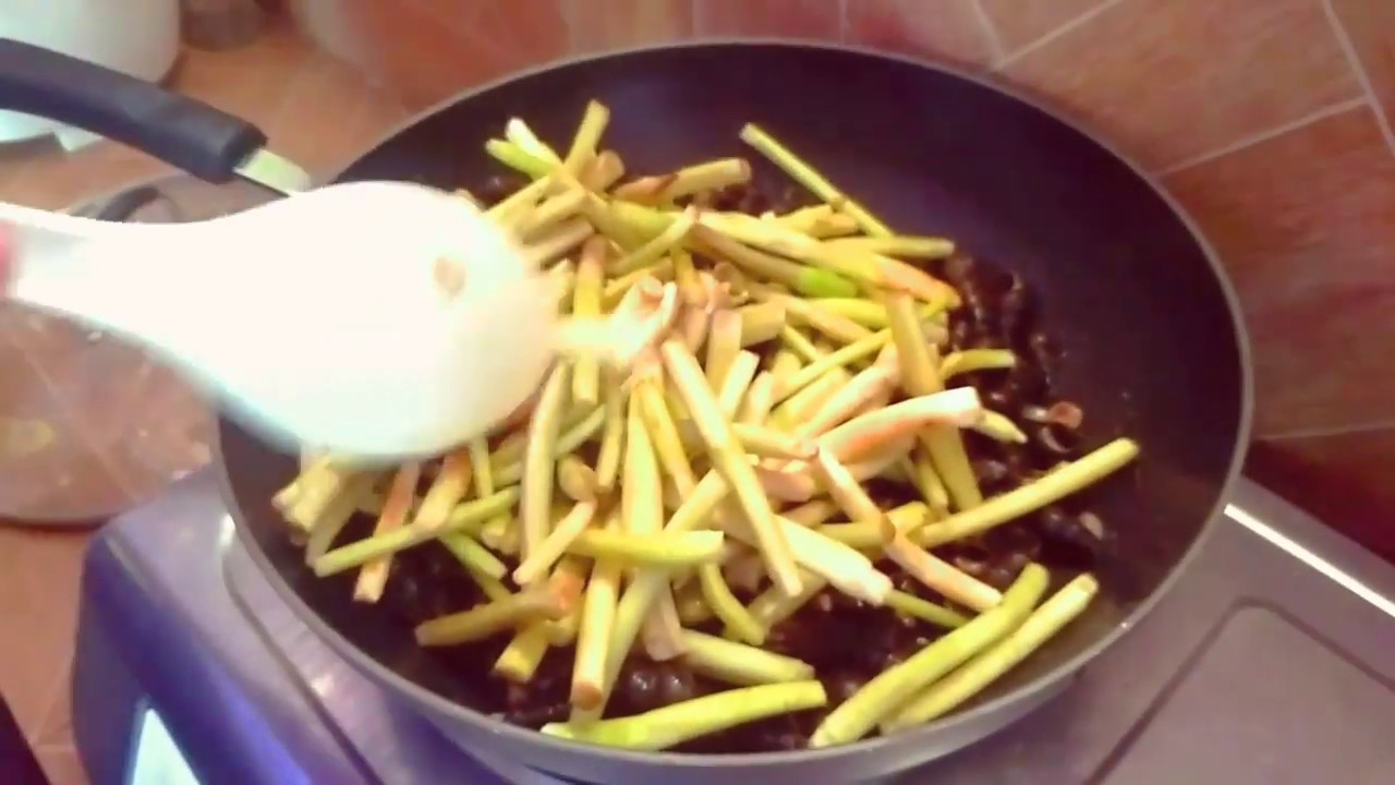 1st Food vlog / Ginataang suso - snail w/ taro stem recipe - YouTube