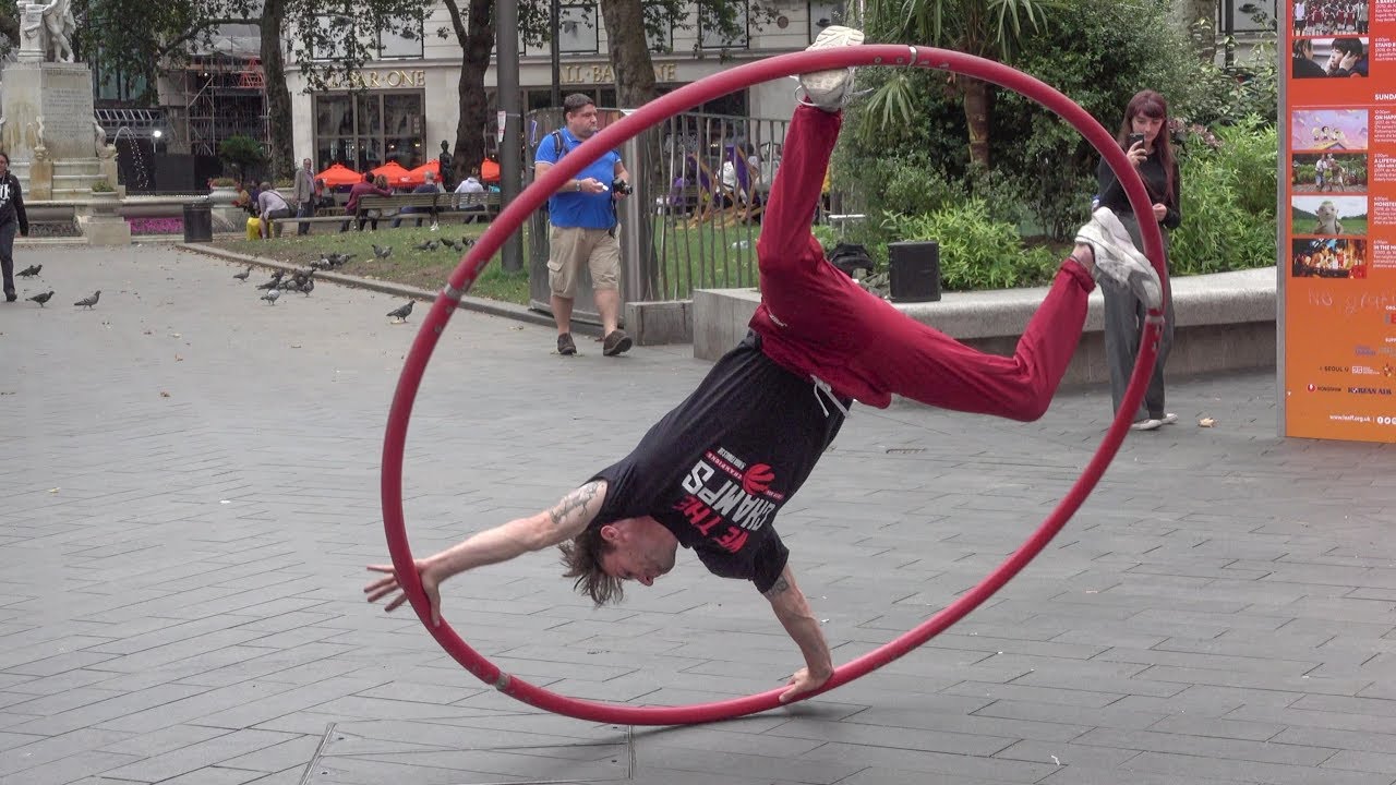 Amazing Acrobatic Show, London Streets - YouTube