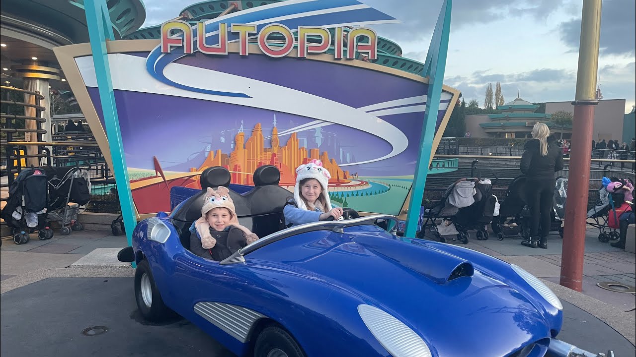 Autopia - Disneyland Paris - YouTube