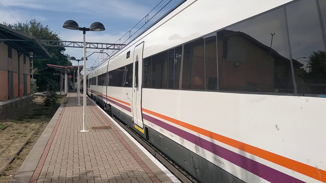Renfe 449(Besugo) por Ciempozuelos - YouTube