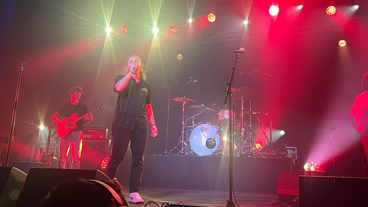 Hana - Rentrez chez vous, de Bigflo & Oli - YouTube