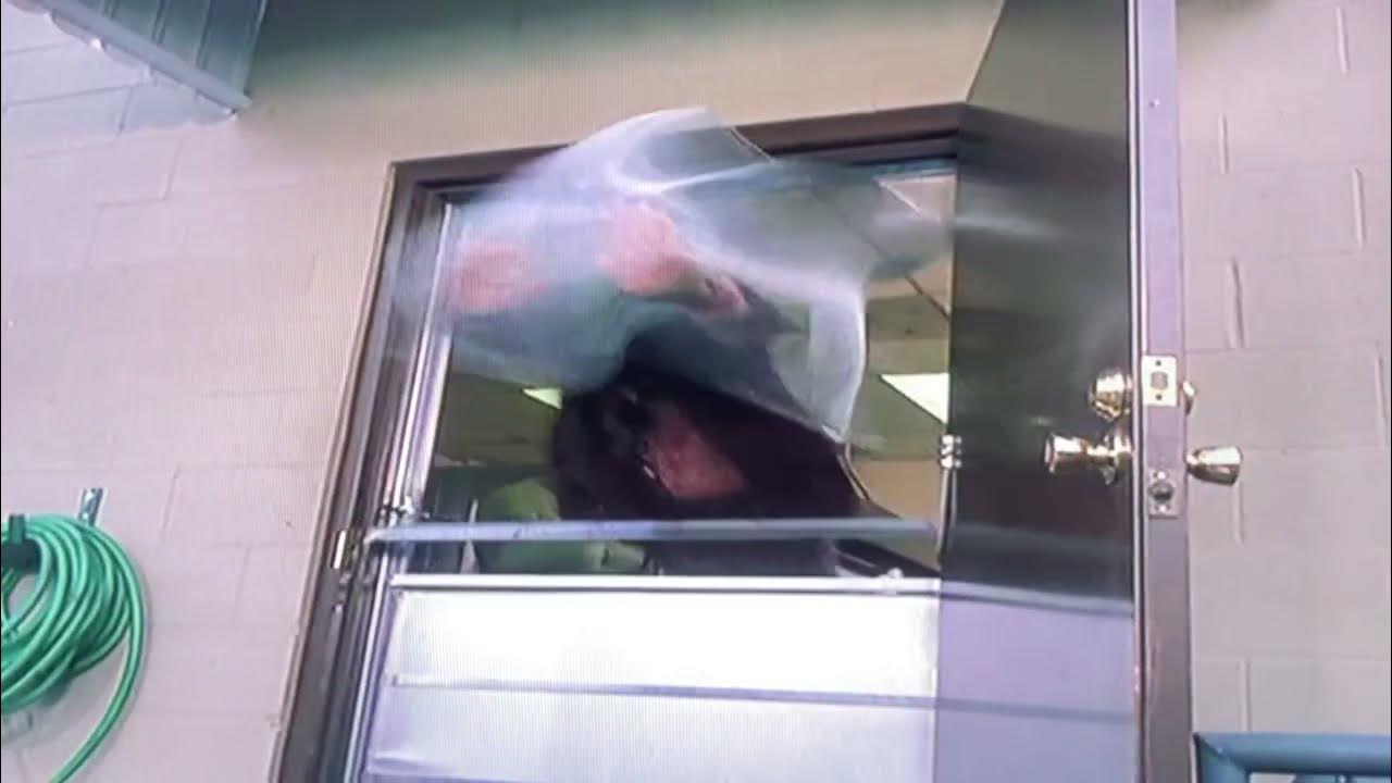 The Incredible Hulk Stop the Presses Hulk deals with Charlie scene - YouTube