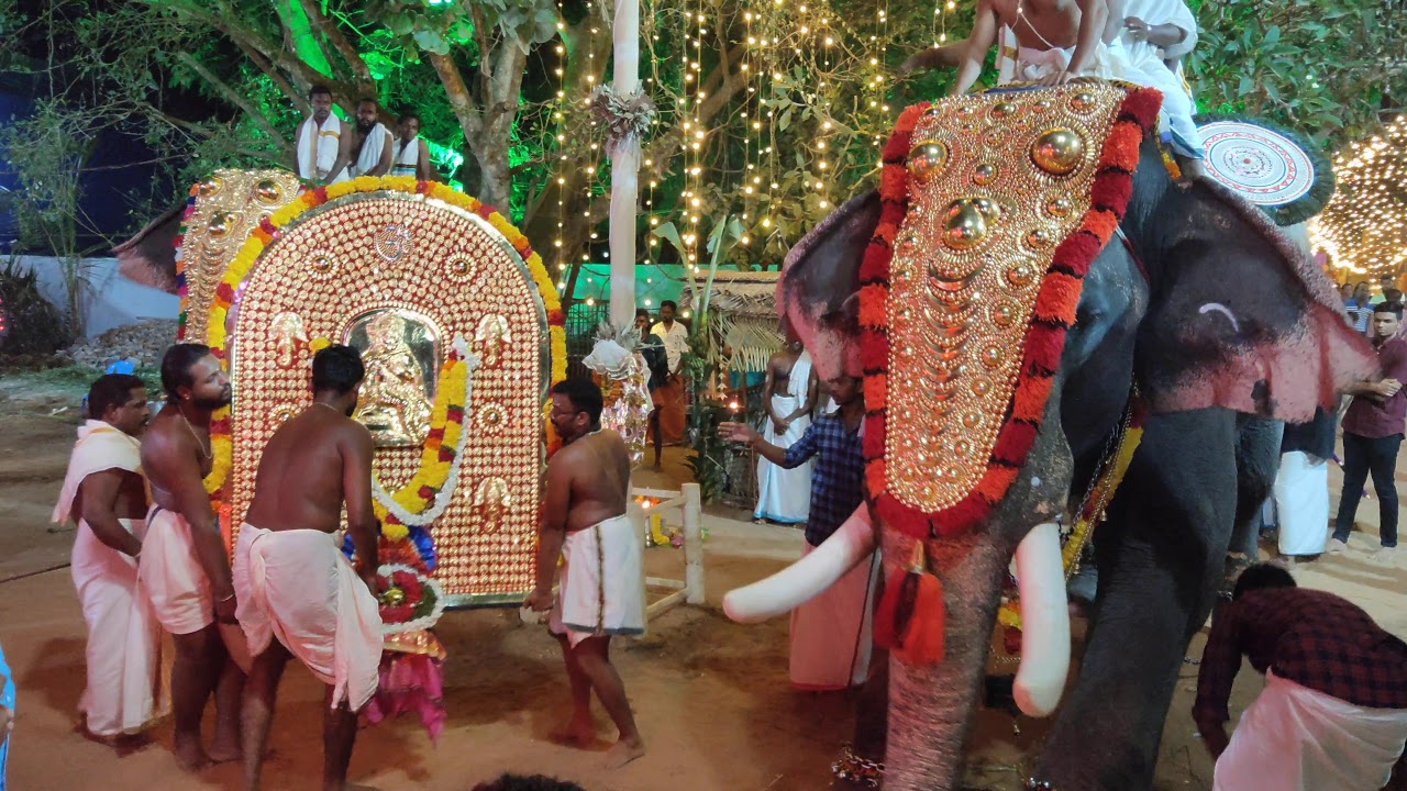 ഈരാറ്റുപേട്ട അയ്യപ്പൻ. EERATTUPETTA AYYAPPAN - YouTube