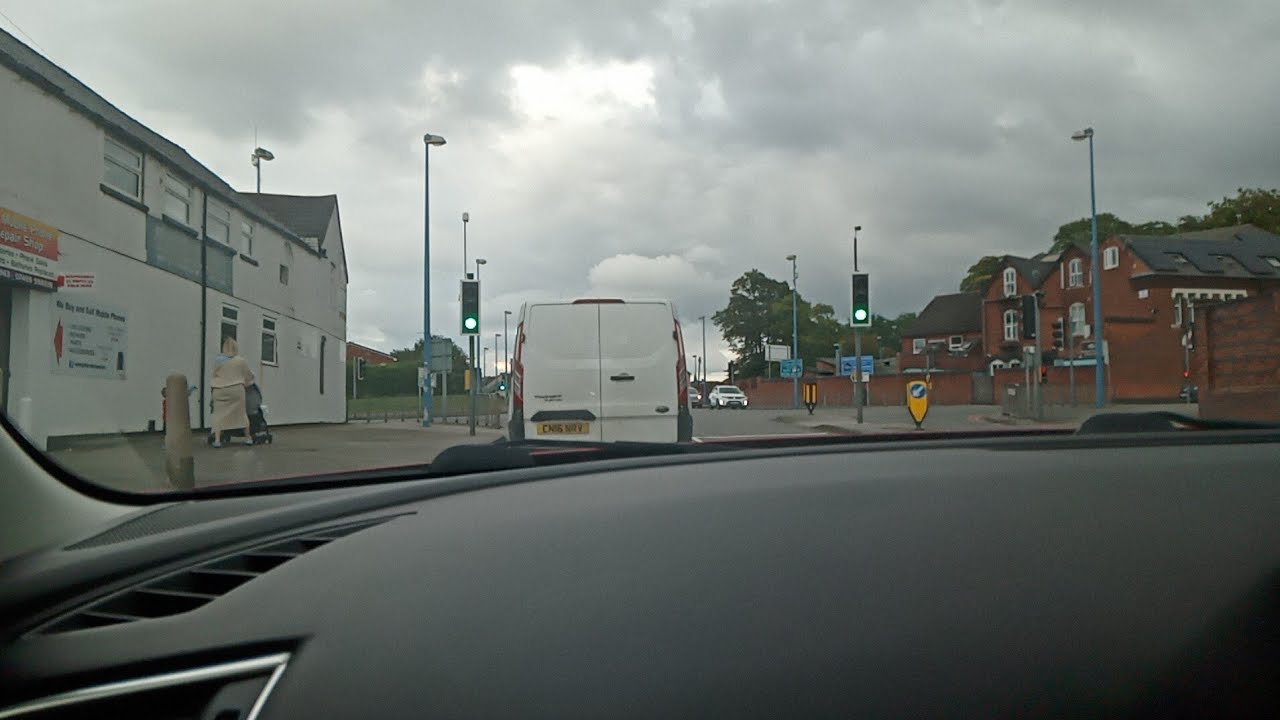 Siemens Fibre Optic and New Telent 4G MK3 LED Traffic Lights - YouTube
