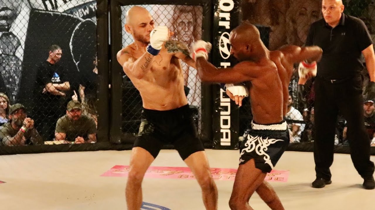 PF16 Alonso Escobedo VS Rico Lee - YouTube