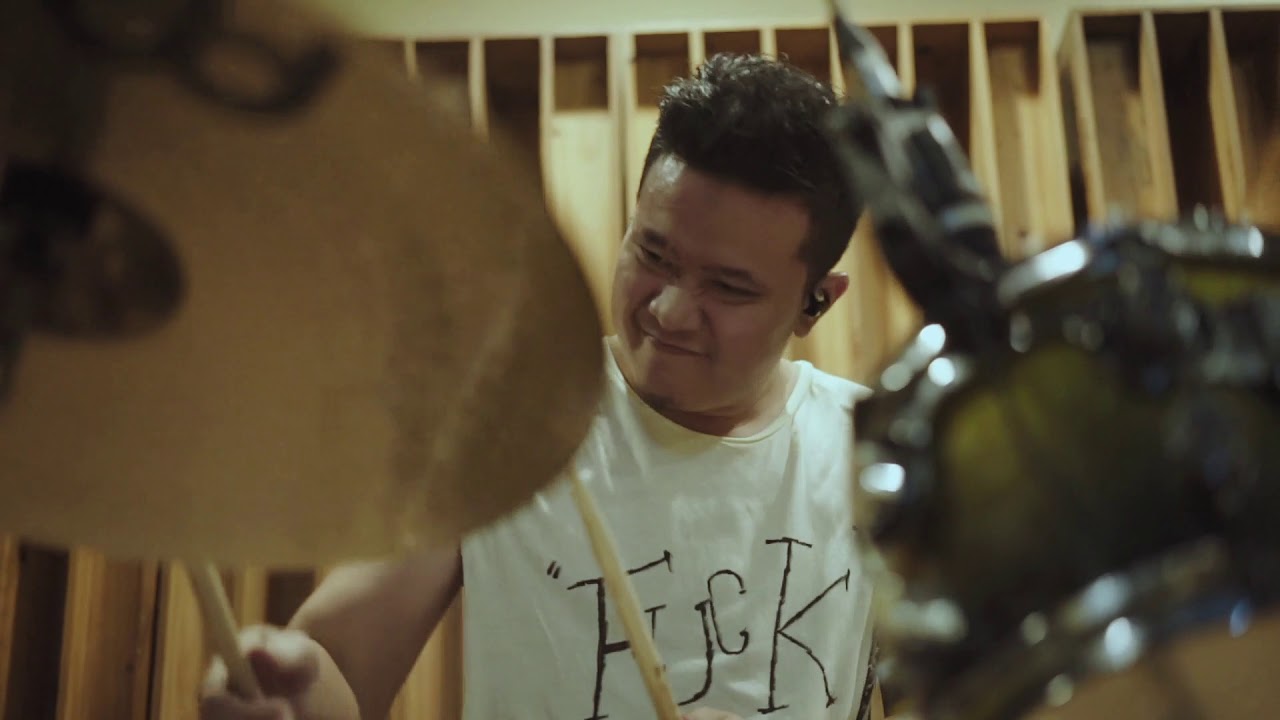 HOT GIRL BUMMER - BLACKBEAR (DRUM COVER) - YouTube