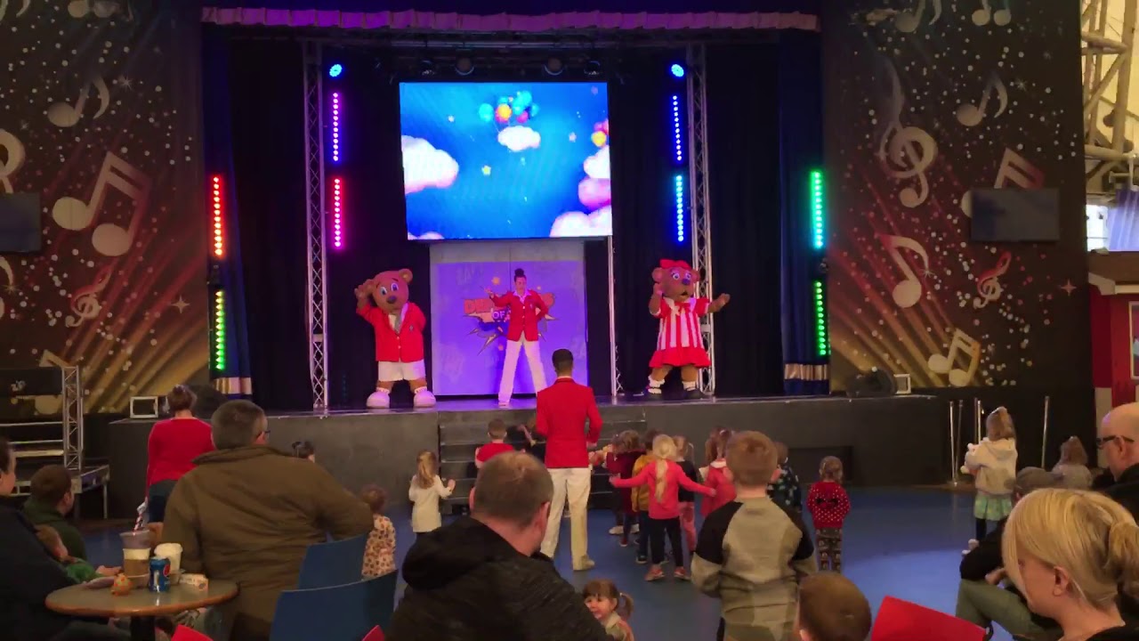 Billy & Bonnie Defenders Of The Skyline Show Butlins Skegness - YouTube