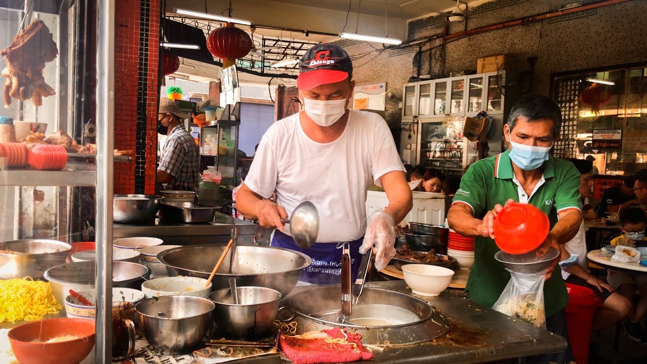 Malaysia Chinese Hawker Food | Beef Noodle & More.. - YouTube