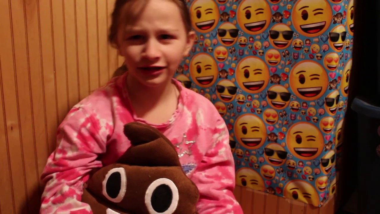 Emma Emoji Fun! ~Fun and Toys~ - YouTube