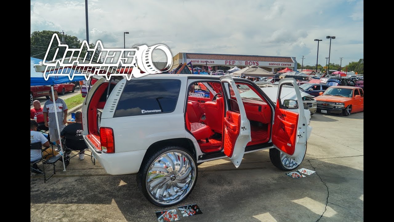 Tahoe on 32" Dub Floaters - HD - YouTube